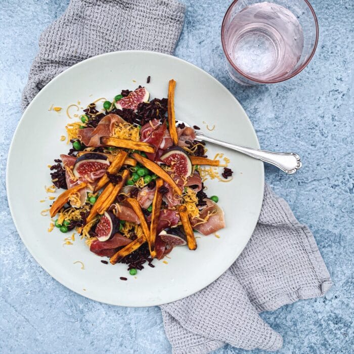 Sorte ris med søde kartofler, serranoskinke og chiliost - MADGLIMT.DK